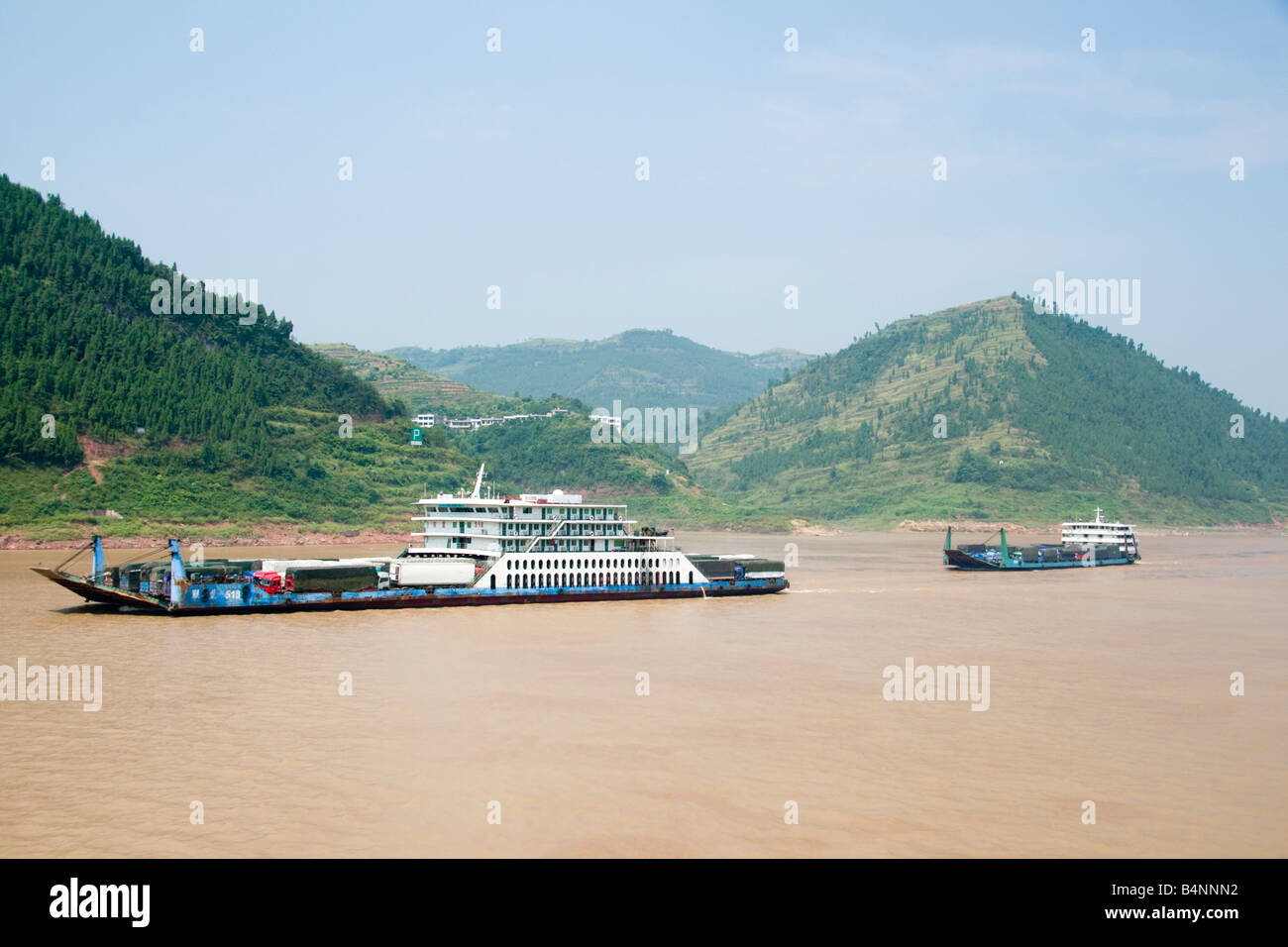 Car ferries on the Yangtze River China Stock Photo - Alamy
