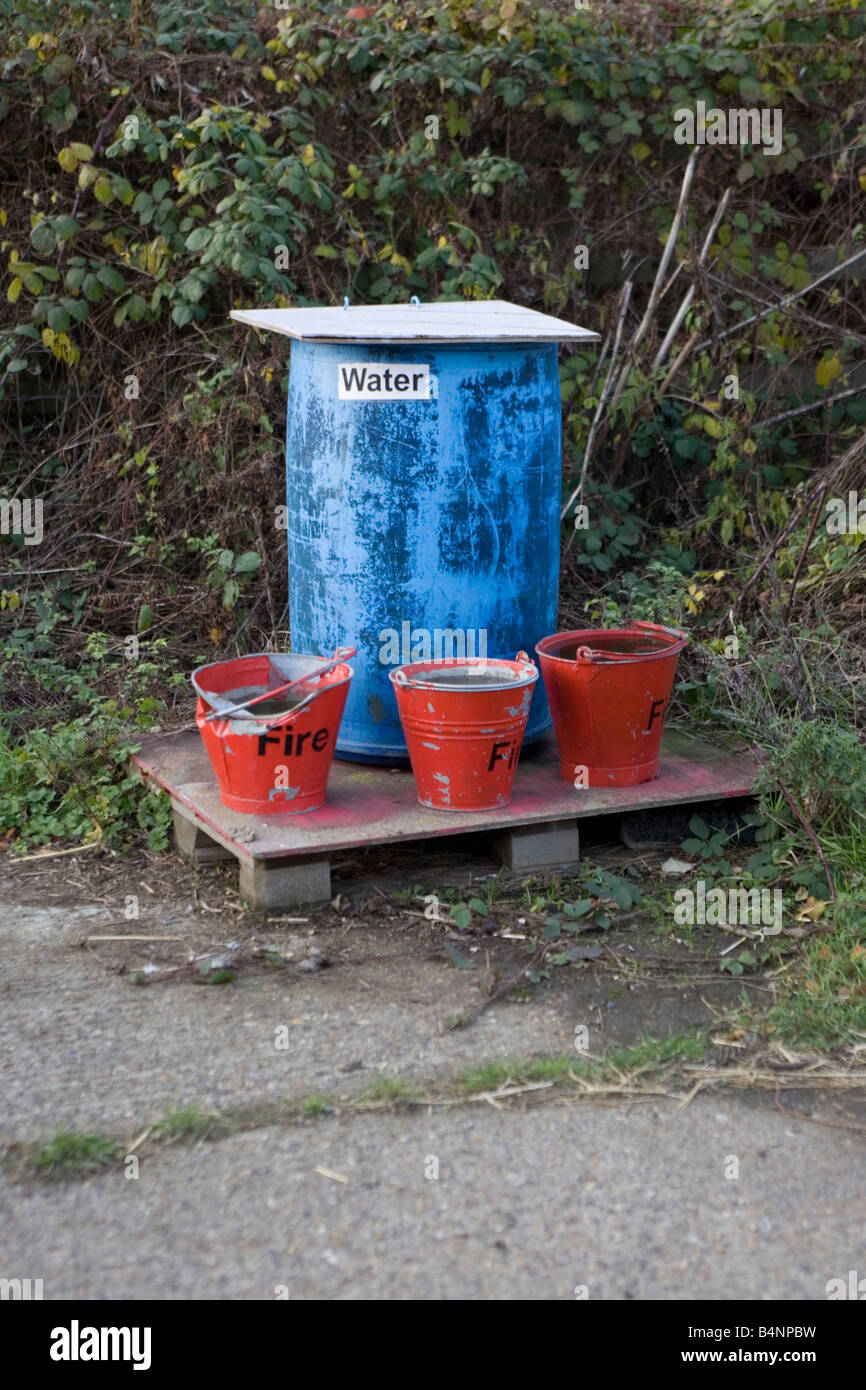 Fire bucket hi-res stock photography and images - Alamy