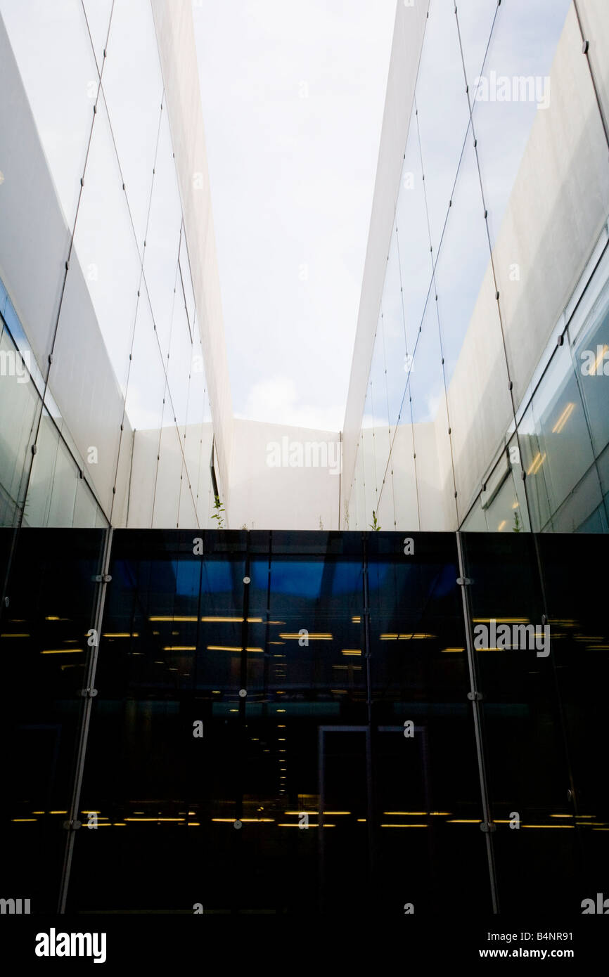 Modern building facade cladding hi-res stock photography and images - Alamy