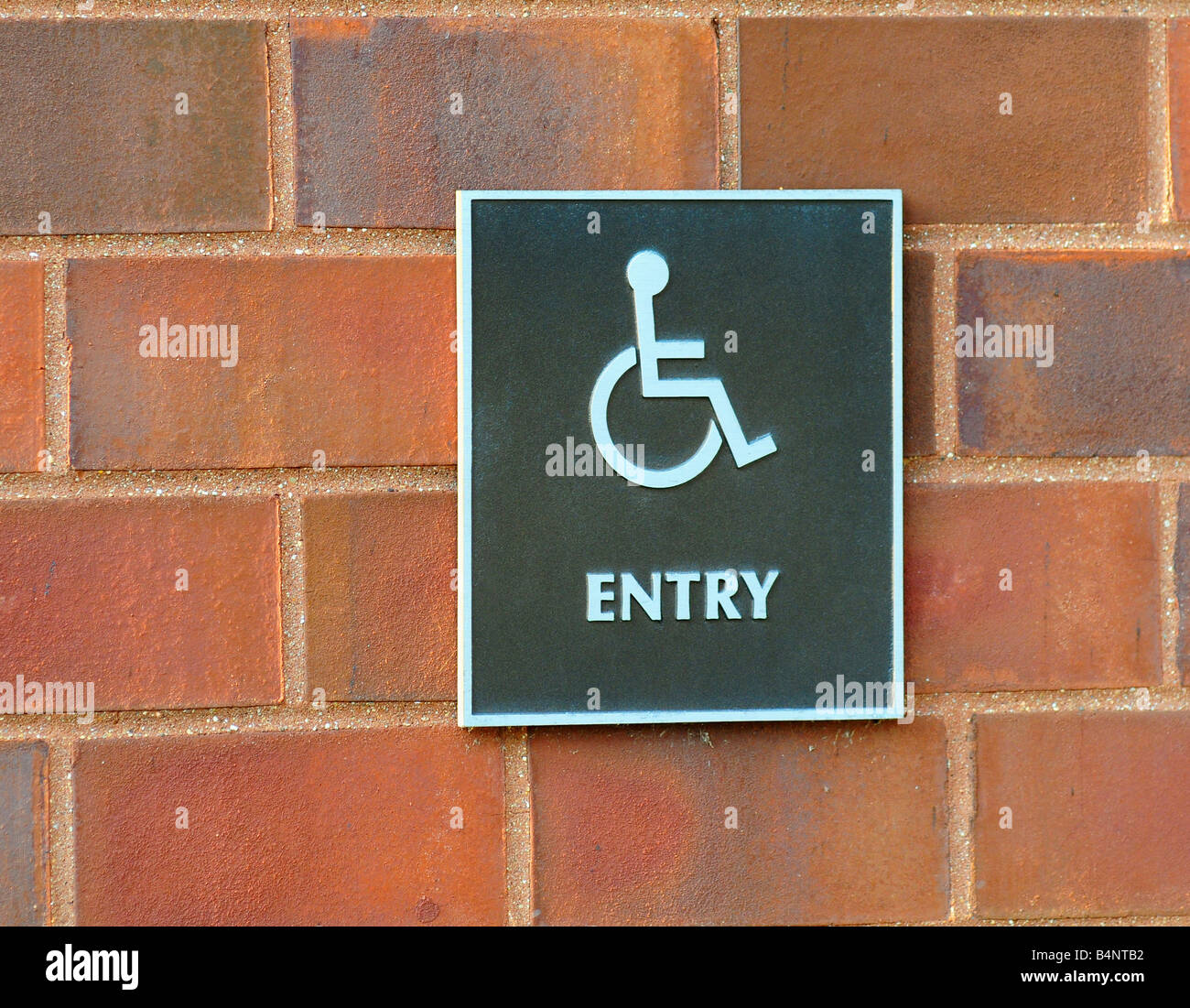 Handicapped access sign hi-res stock photography and images - Alamy