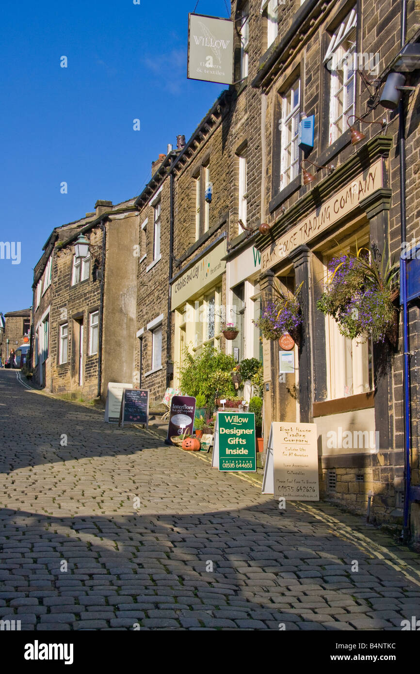 Haworth, Howarth cobbled main street West Yorkshire UK Stock Photo - Alamy