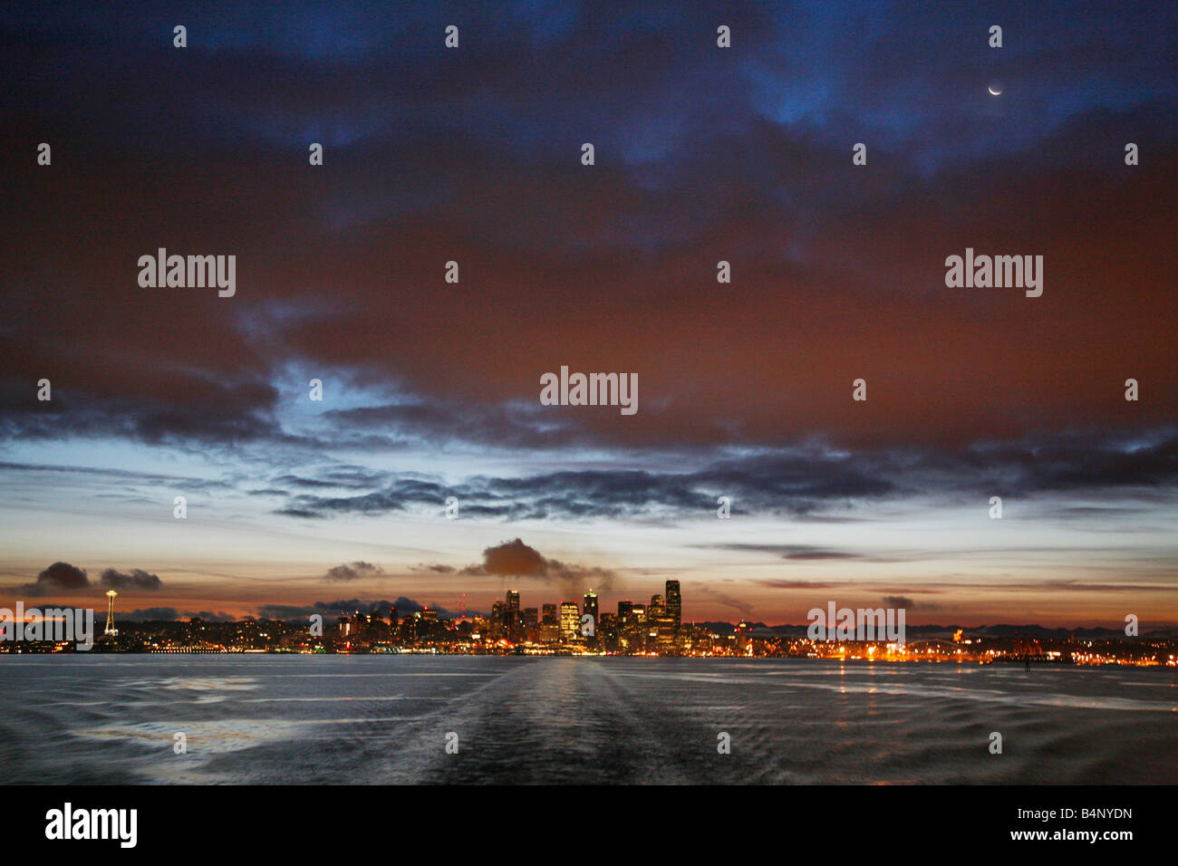 Seattle skyline moonrise hi-res stock photography and images - Alamy