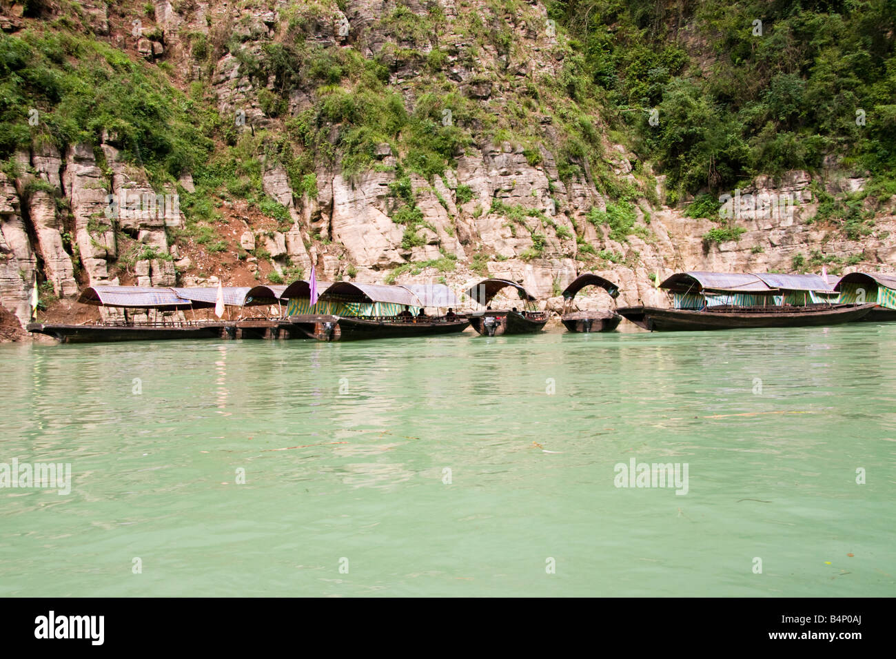 Sampan yangtze river china hi-res stock photography and images - Alamy