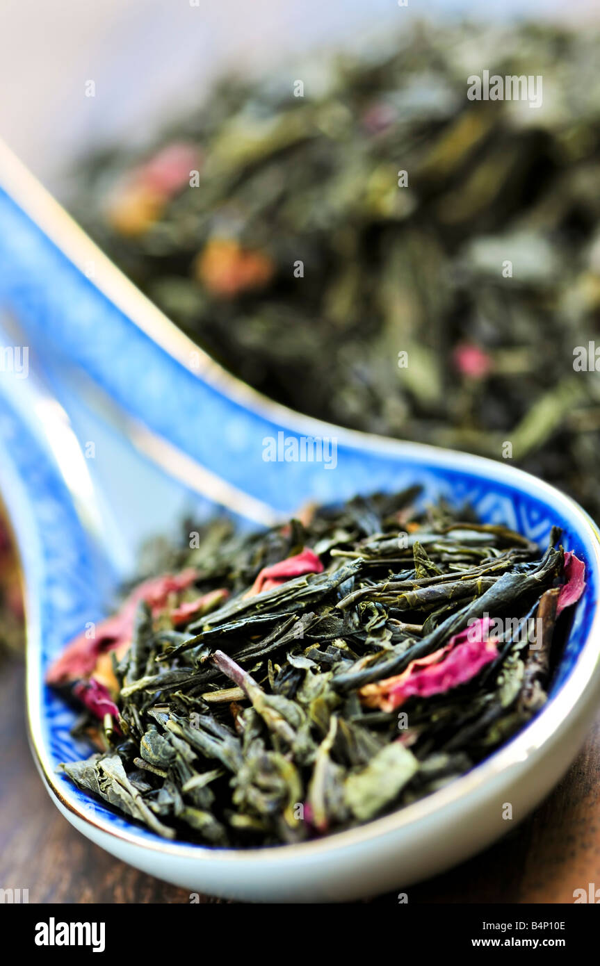 Loose dried tea leaves hi-res stock photography and images - Alamy