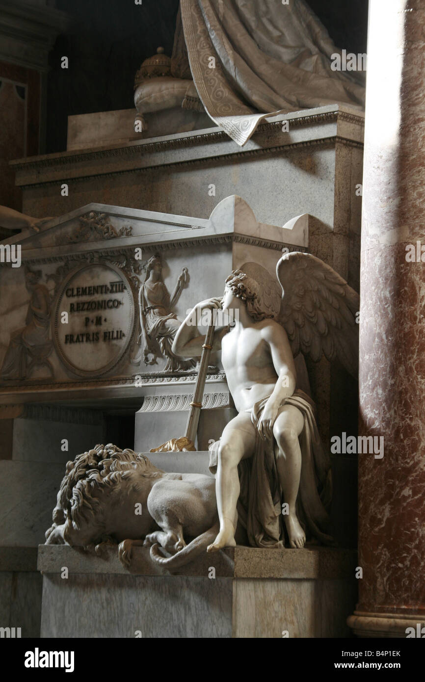 sculpture statue inside st peter's basilica, rome Stock Photo - Alamy
