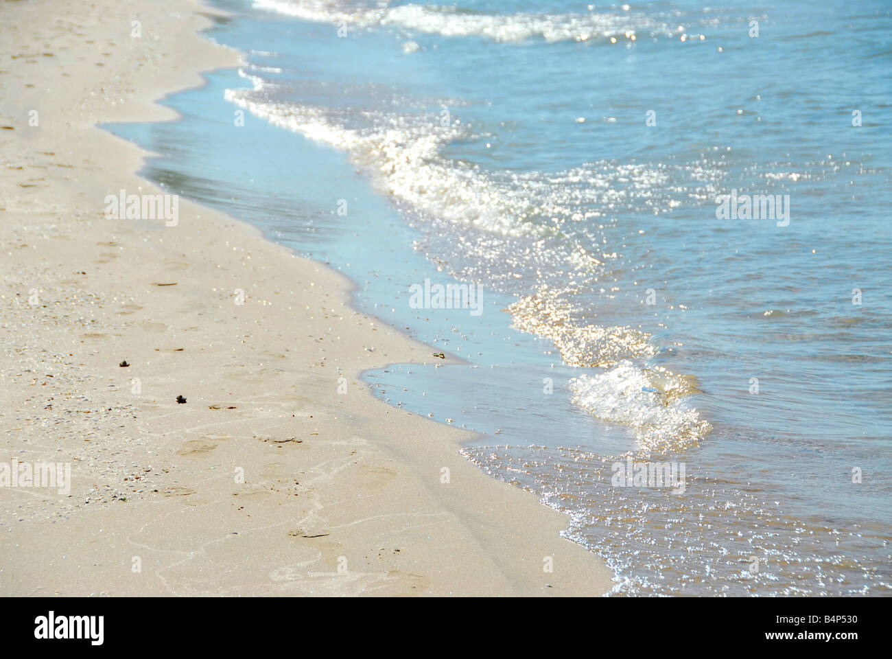 Bubbly water and sandy beach hi-res stock photography and images - Alamy