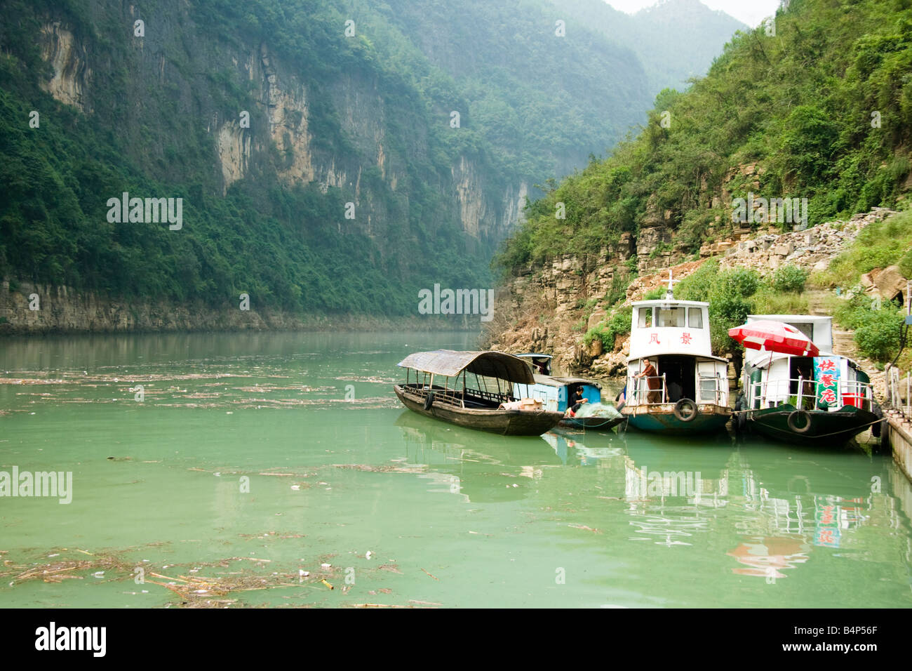 Sampan Boat High Resolution Stock Photography and Images - Alamy