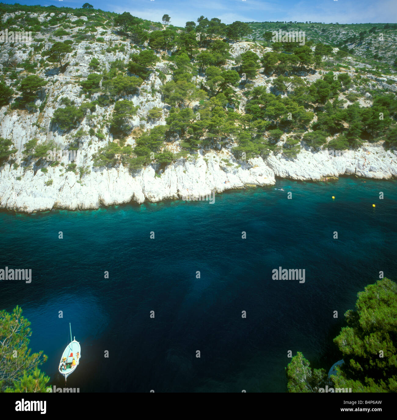 Les calanques port pin hi-res stock photography and images - Alamy
