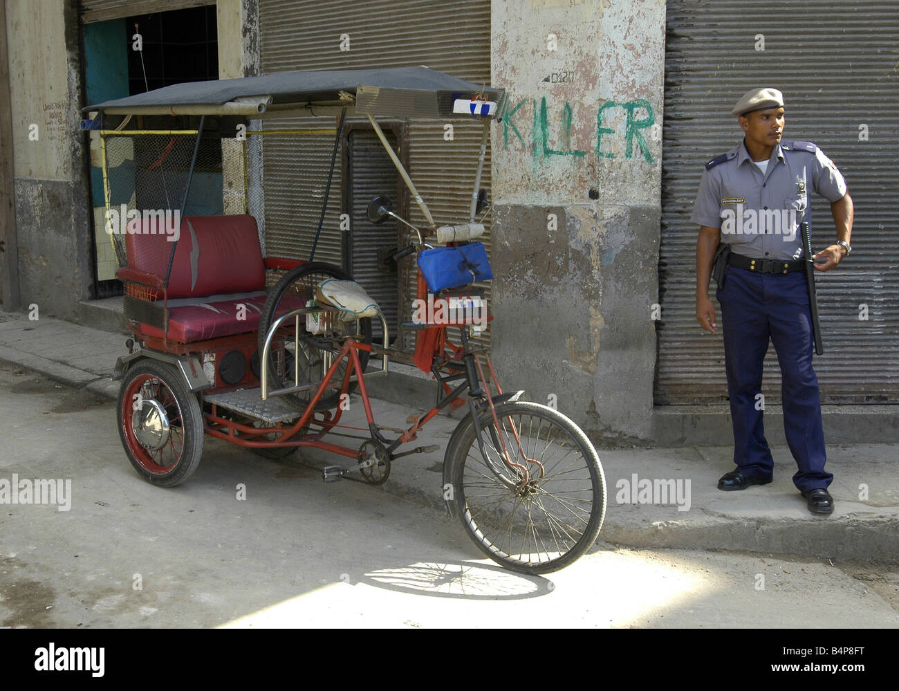 Havana policeman hi-res stock photography and images - Alamy