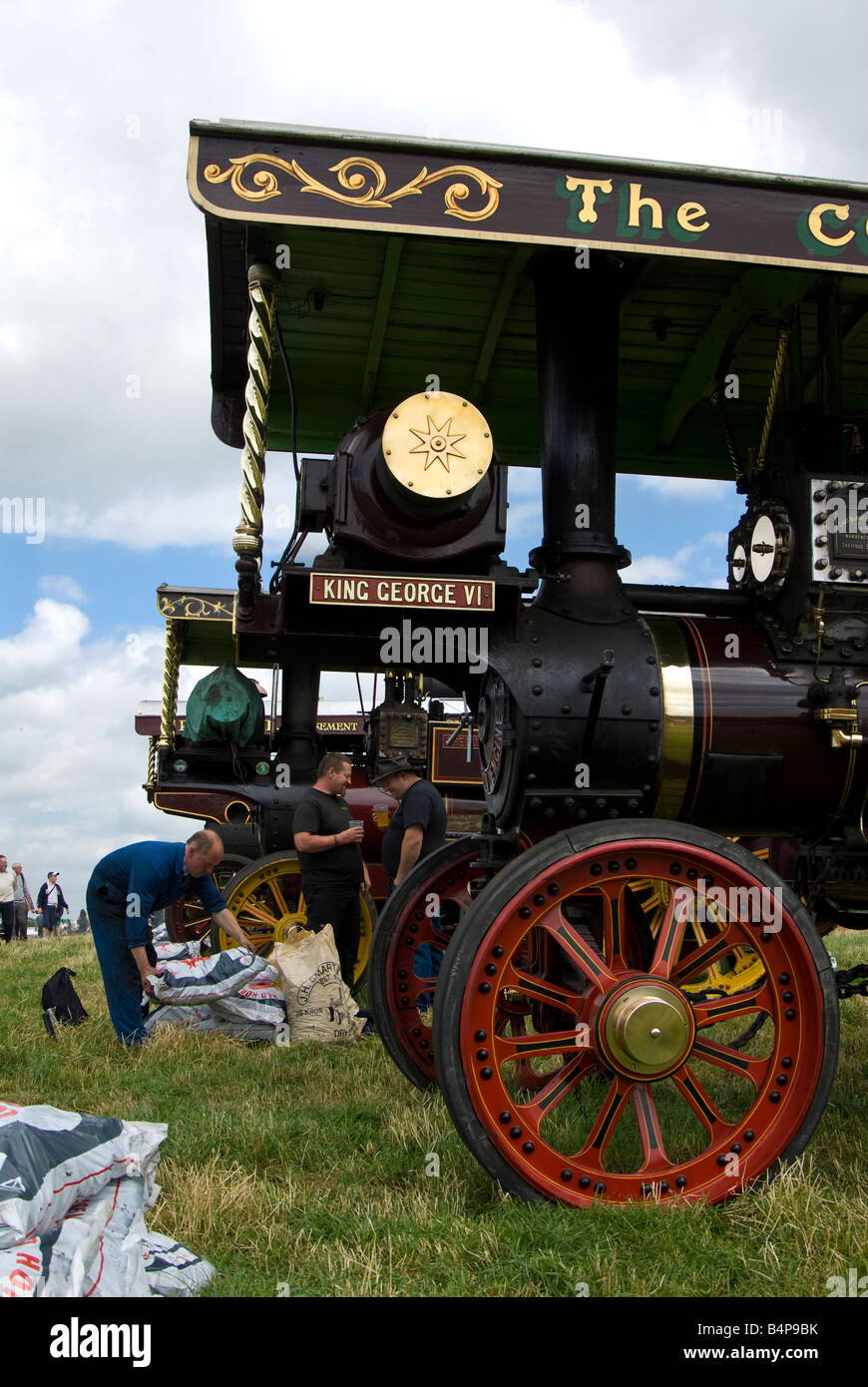 Steam traction engines lined up and on display at Bloxham vintage ...