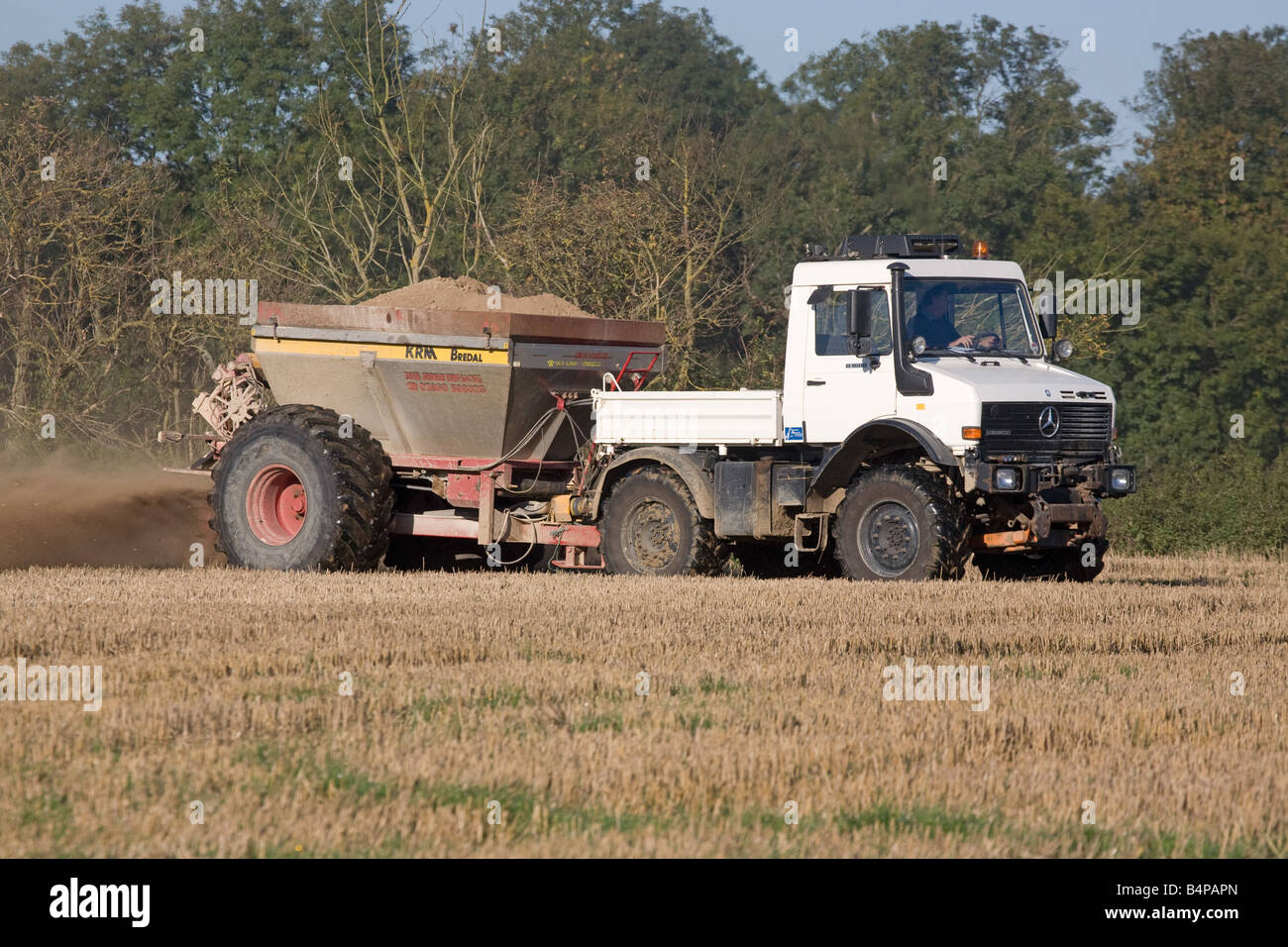 Spreading Lime On Agricultural Land Stock Photo - Alamy