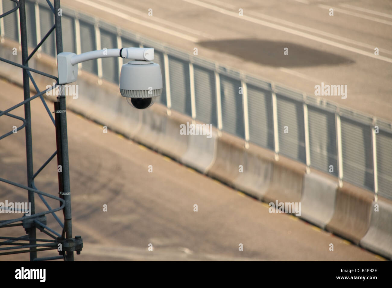 Fence cctv camera hi-res stock photography and images - Alamy