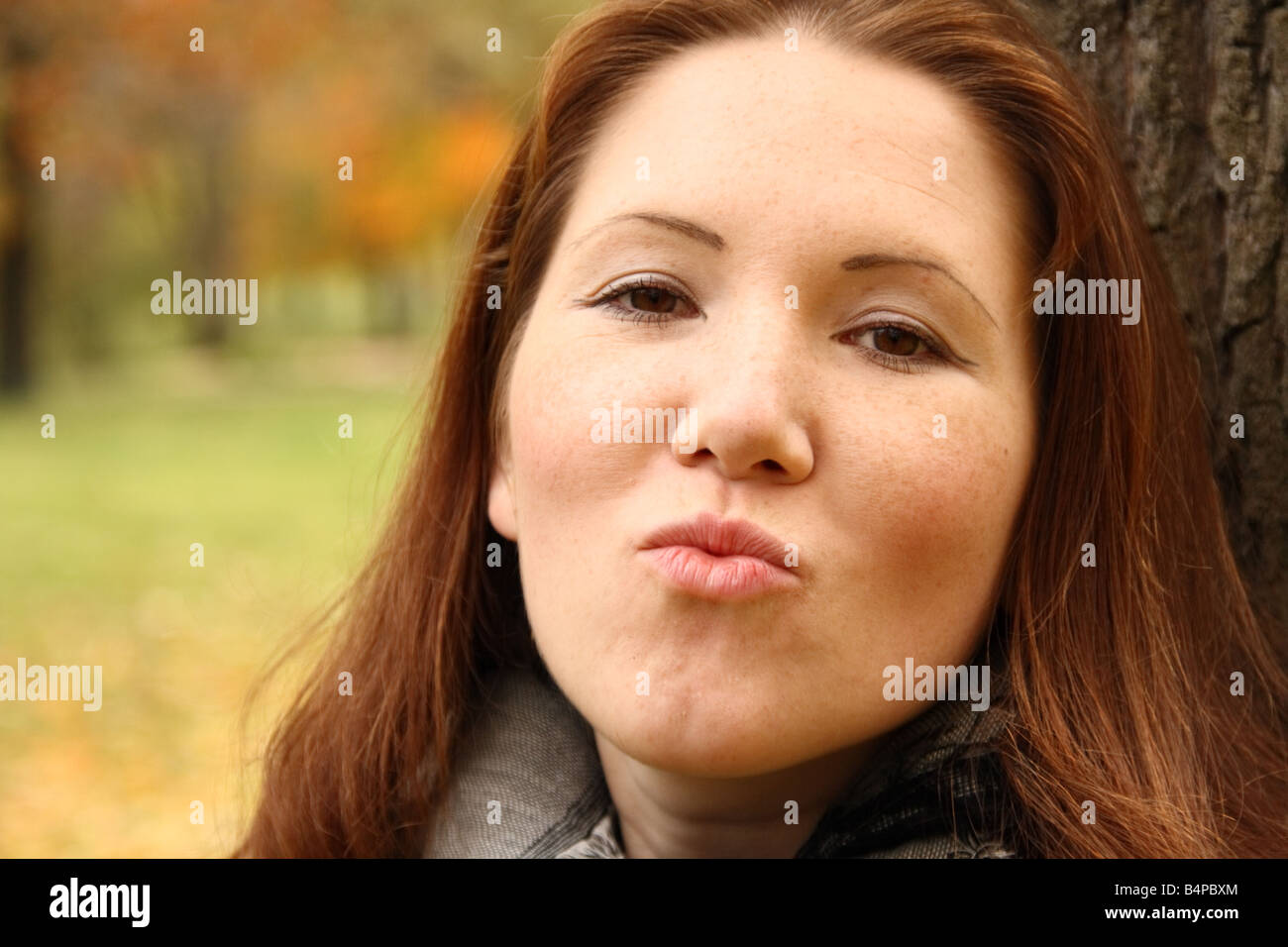 Lady kiss hi-res stock photography and images - Alamy