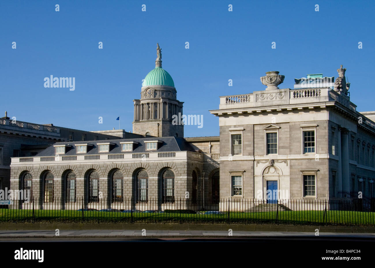 Irish georgian neo classical architecture hi-res stock photography and ...