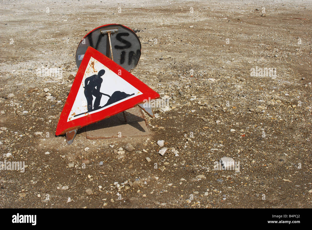 Work in progress sign hi-res stock photography and images - Alamy