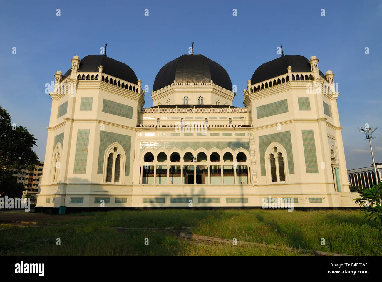 Famous grand mosque of north sumatra hi-res stock photography and ...