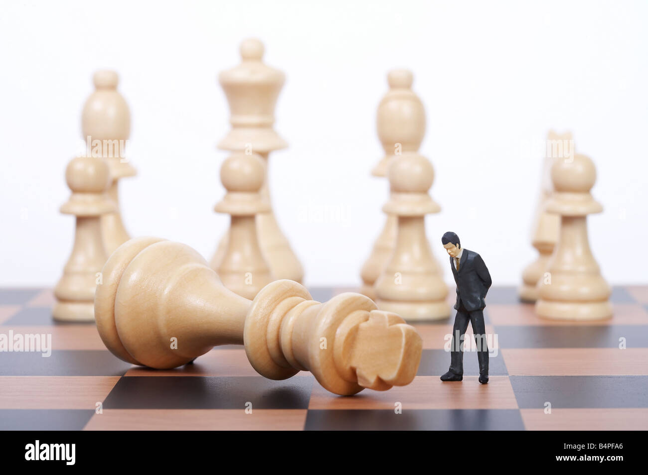 One fallen chess hi-res stock photography and images - Alamy