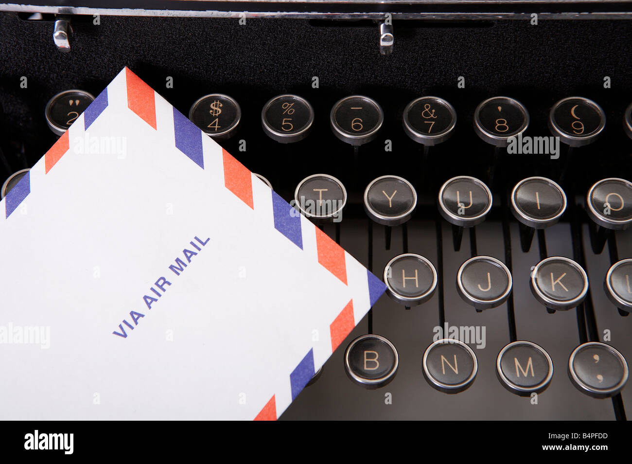 Old typewriter 2 hi-res stock photography and images - Alamy