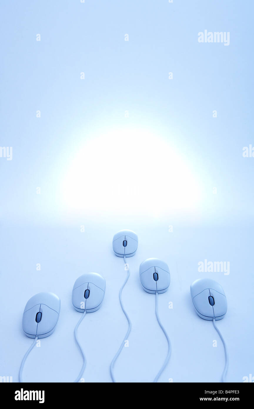 Computer mouse, studios shot Stock Photo - Alamy