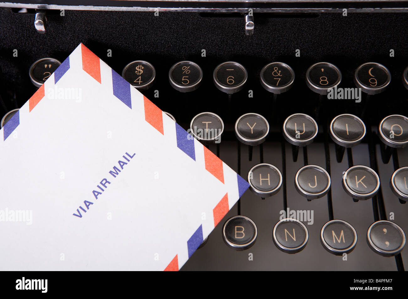 Old typewriter 2 hi-res stock photography and images - Alamy