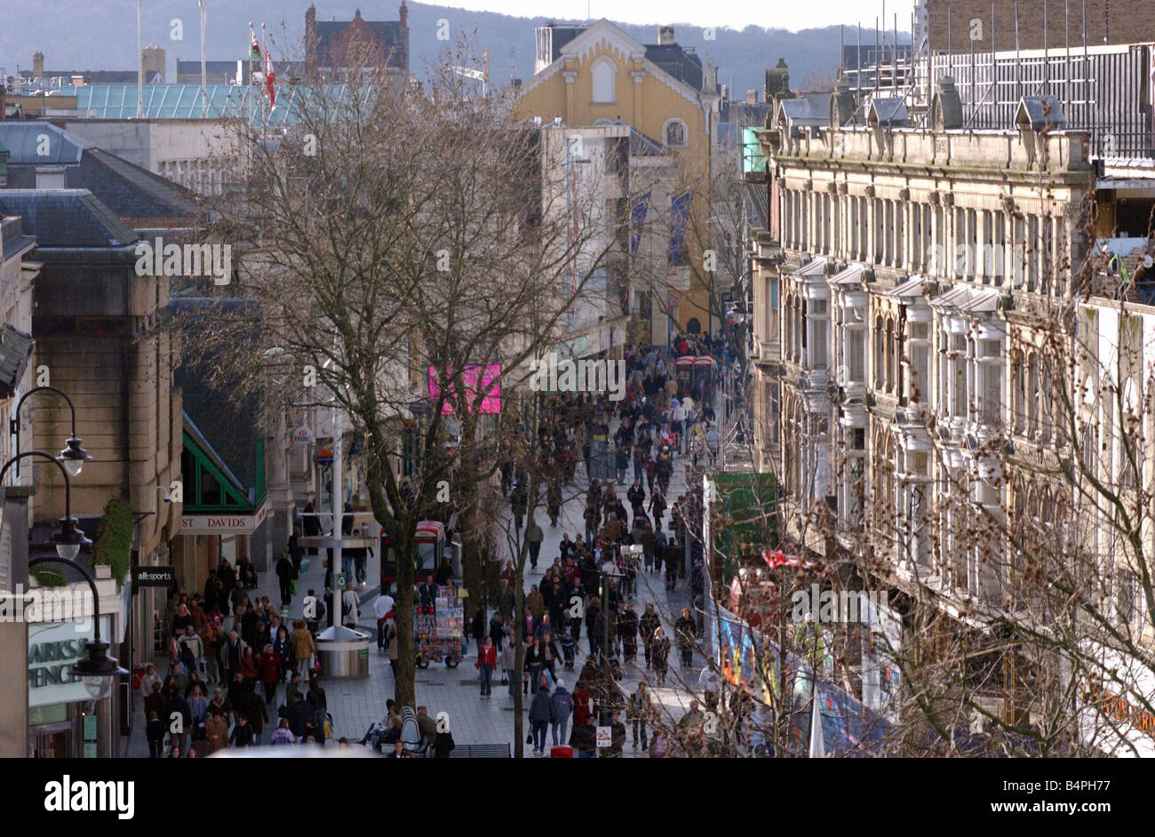 Cardiff queen street hi-res stock photography and images - Alamy
