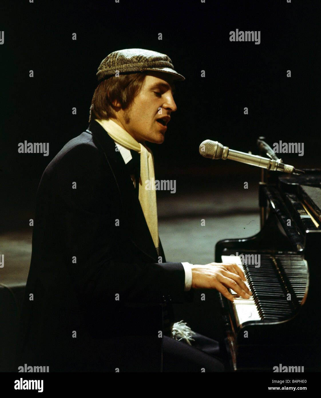 Alan Price seen here in rehearsals at the Coventry studios of Top of ...