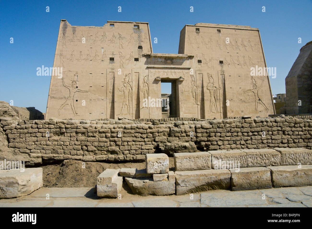 The ruins and remains of the Horus Temple at Edfu Egypt Stock Photo - Alamy