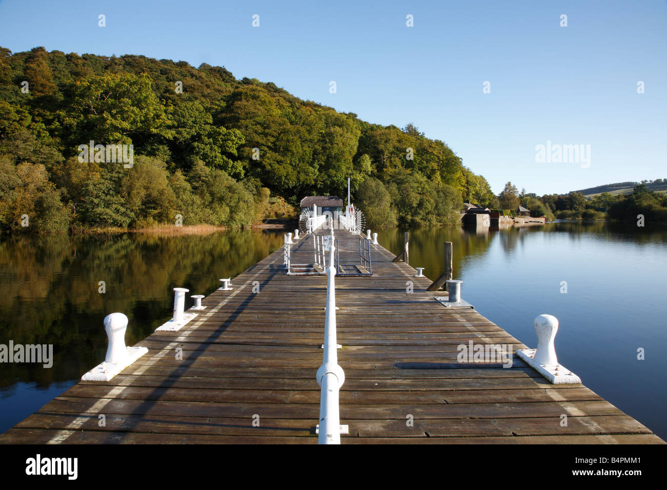 Pier stretching out to the horizon. Pooley Bridge, Ullswater, Lake ...