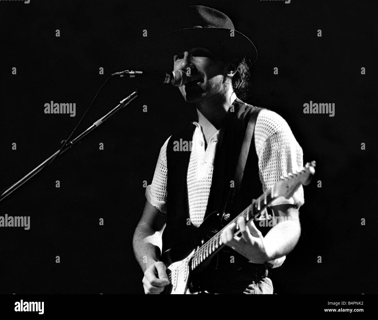 U2 1987 hi-res stock photography and images - Alamy