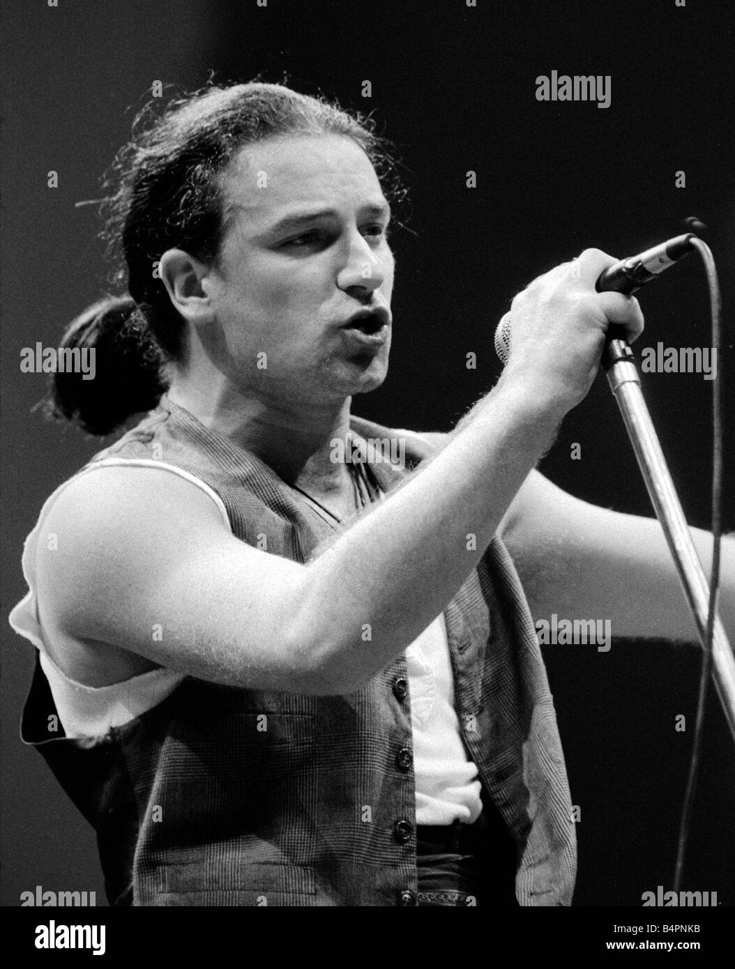 Bono u2 1987 hi-res stock photography and images - Alamy