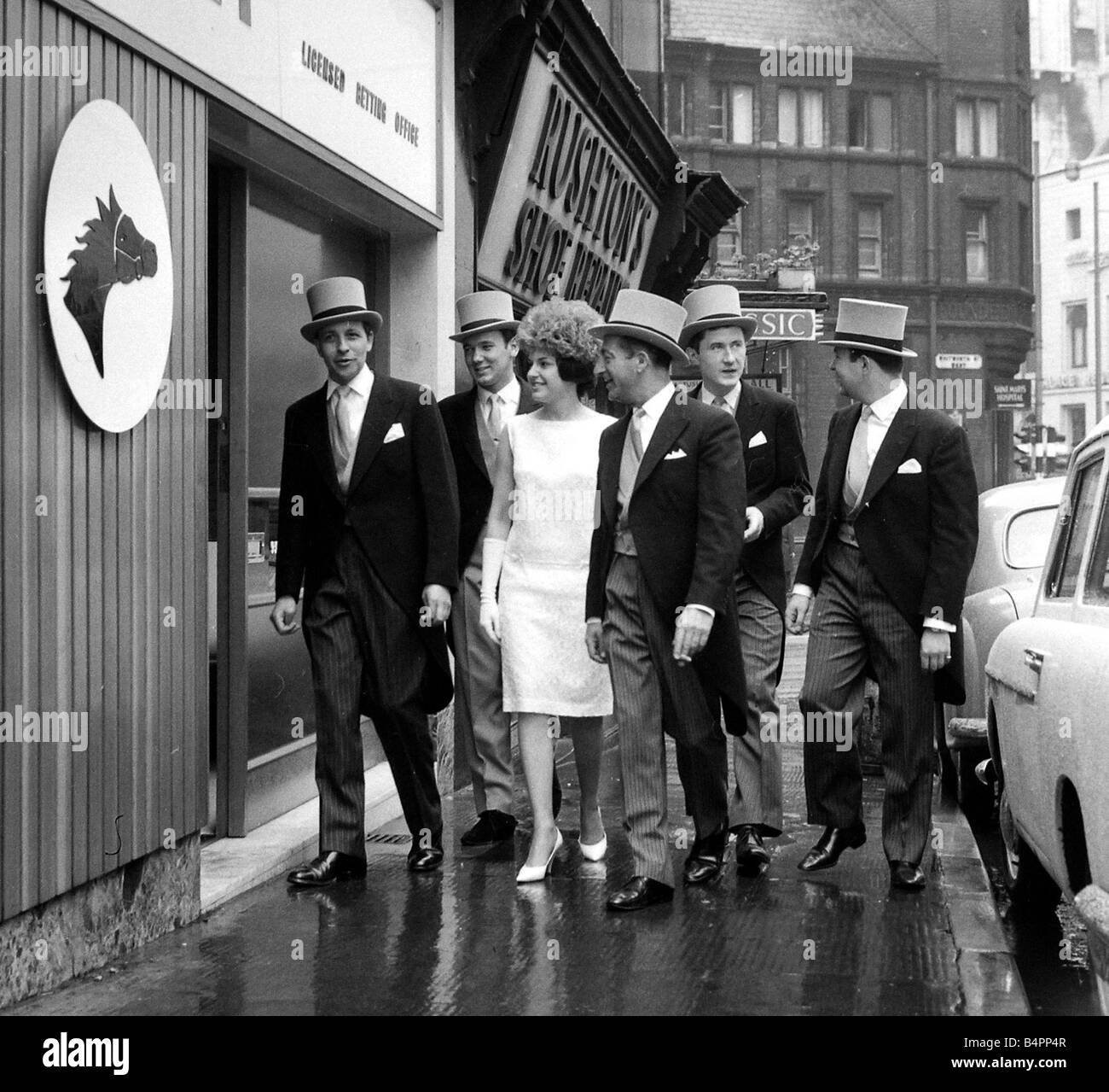 Ascot shop hi-res stock photography and images - Alamy