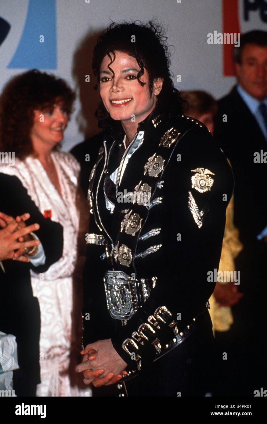 Michael Jackson at his concert at Wembley Stadium when meeting the ...