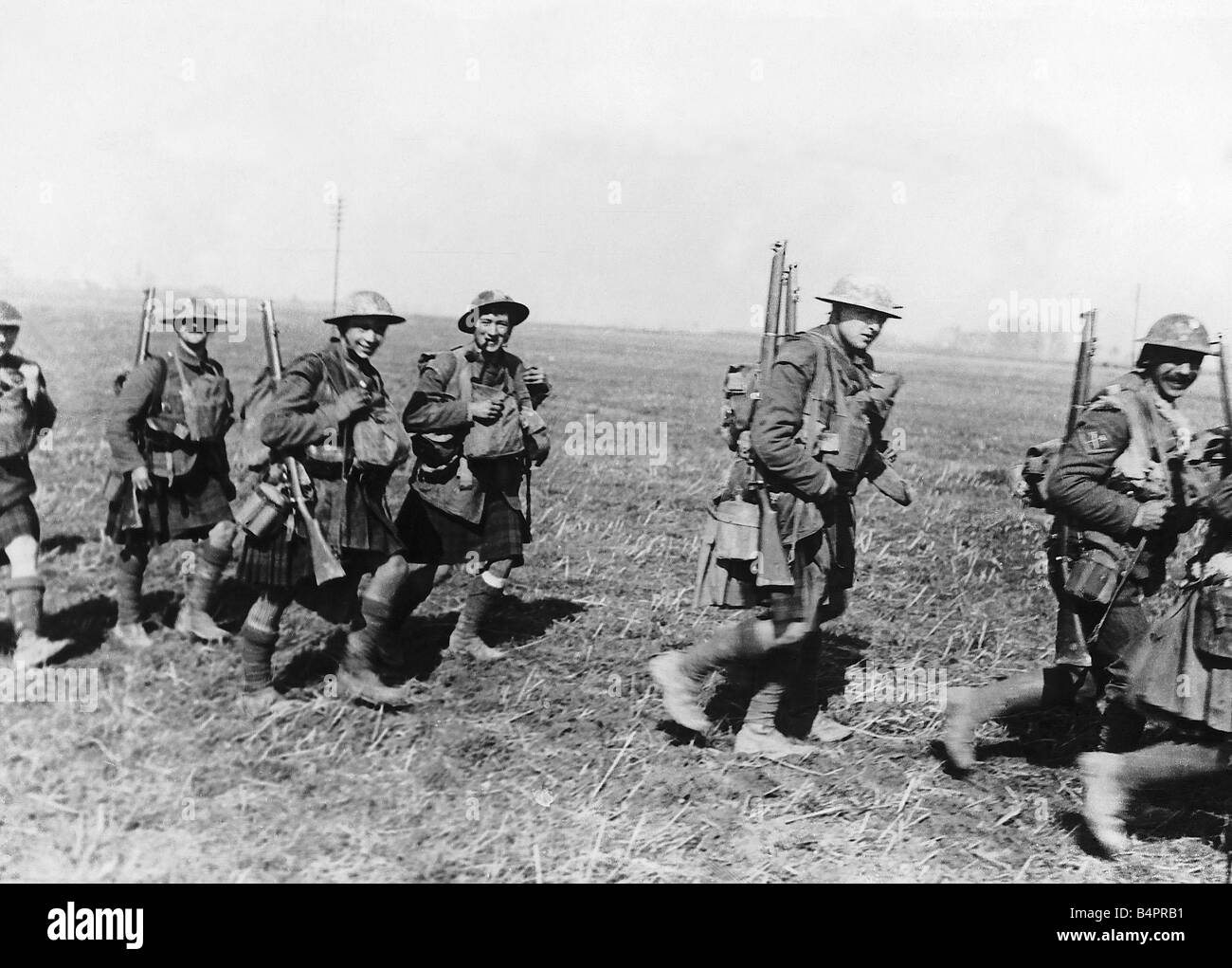 Smiling Jocks from Scottish Highland Regiments 1918 on their way to new ...