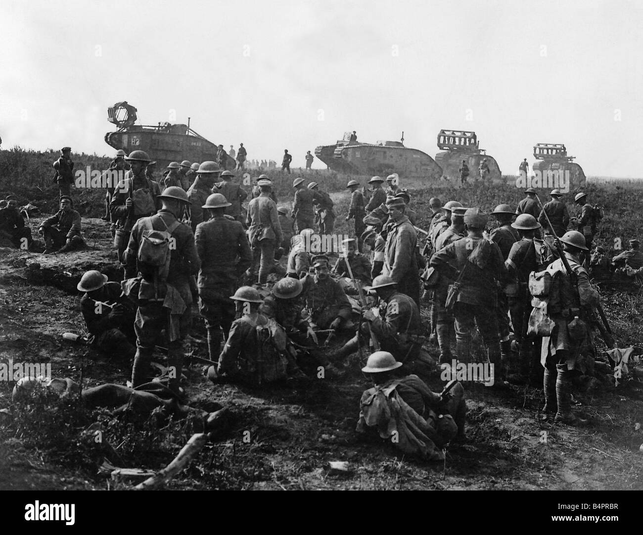 British soldiers round up German POWs after attack on Hindenburg Line ...