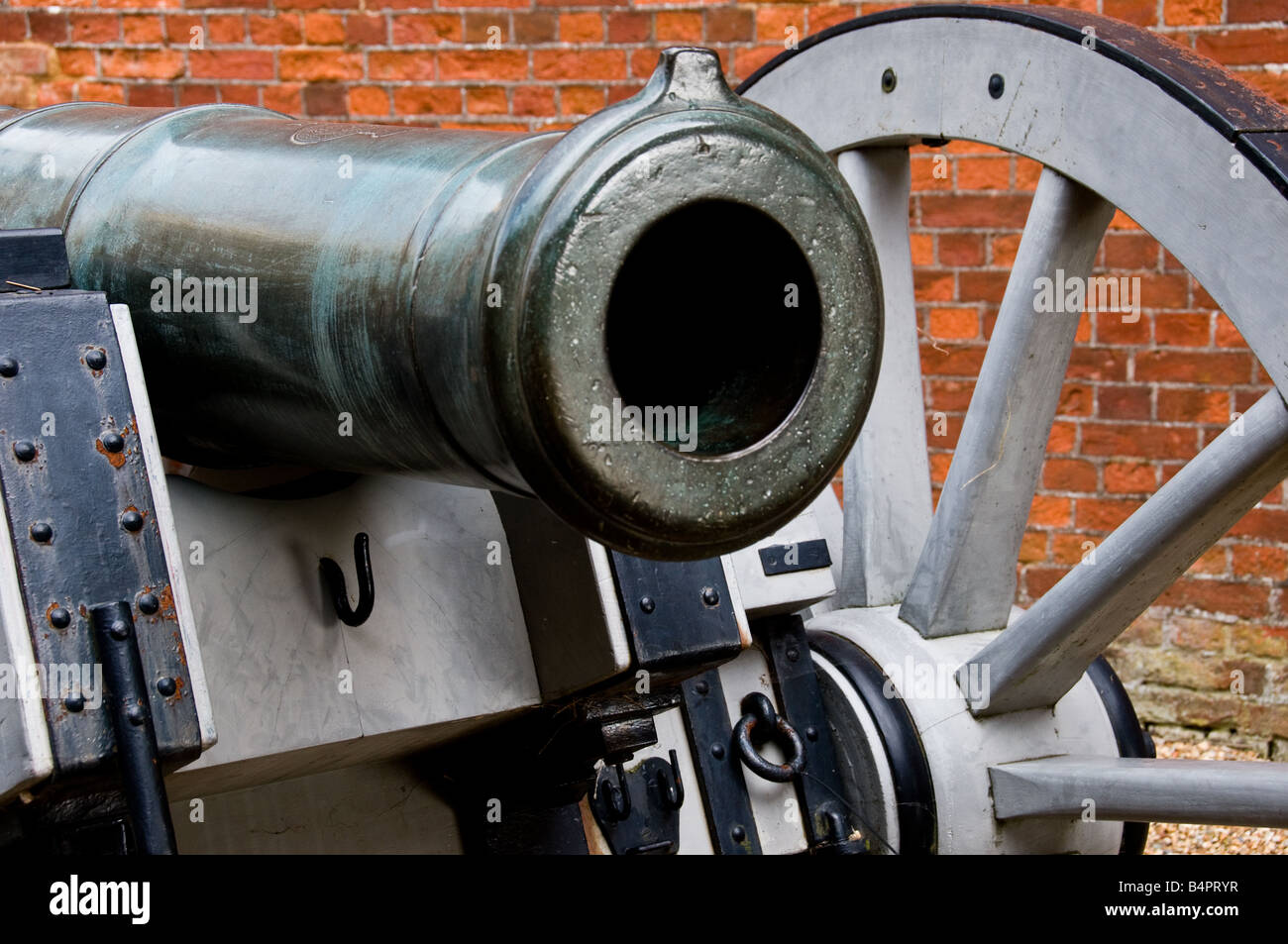 24 pounder hi-res stock photography and images - Alamy