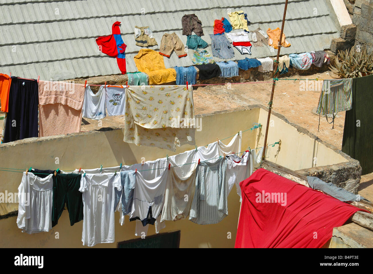 clothes drying on the roof top and washing line Stock Photo - Alamy