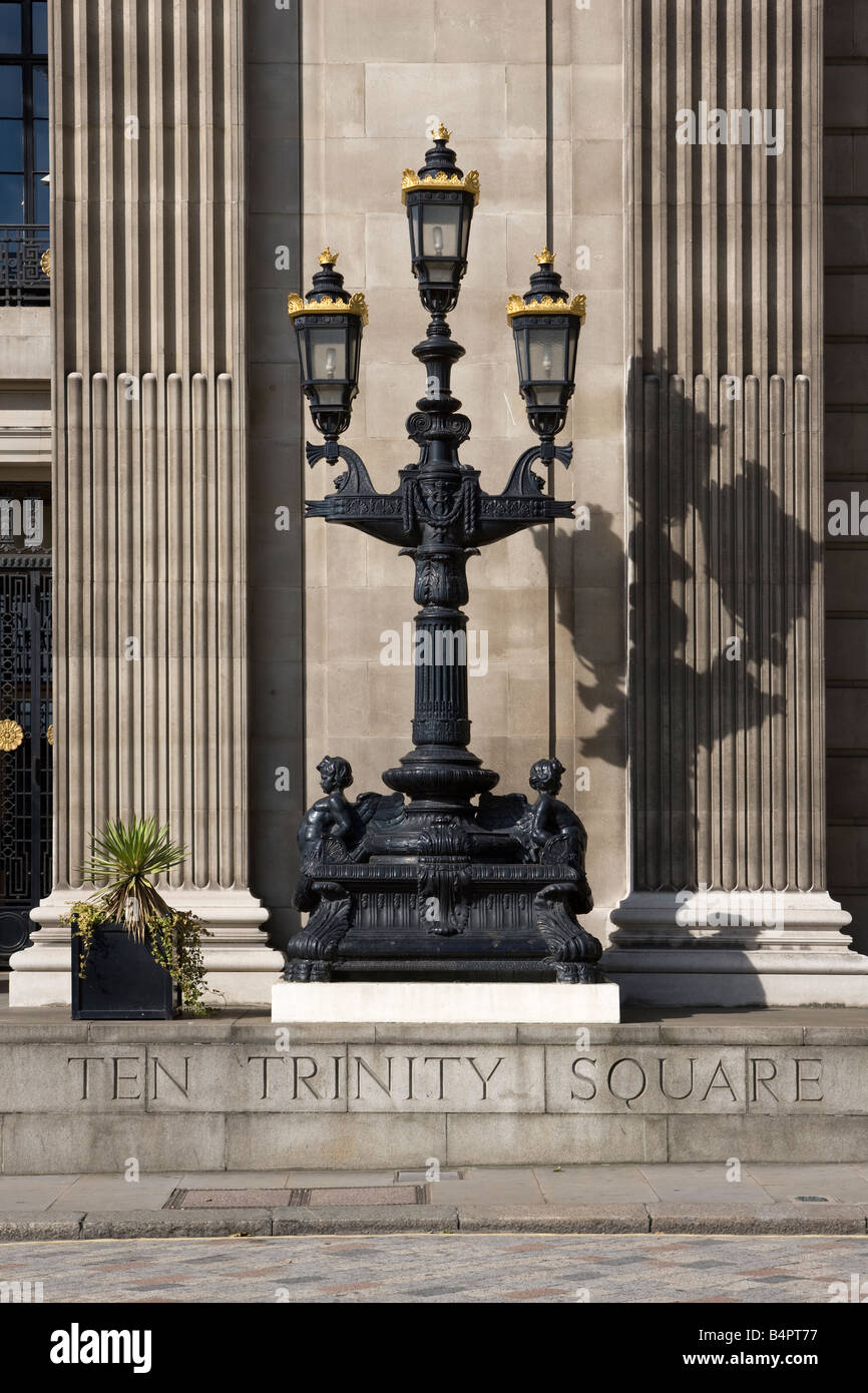 10 Trinity Square Tower Hill London Stock Photo - Alamy