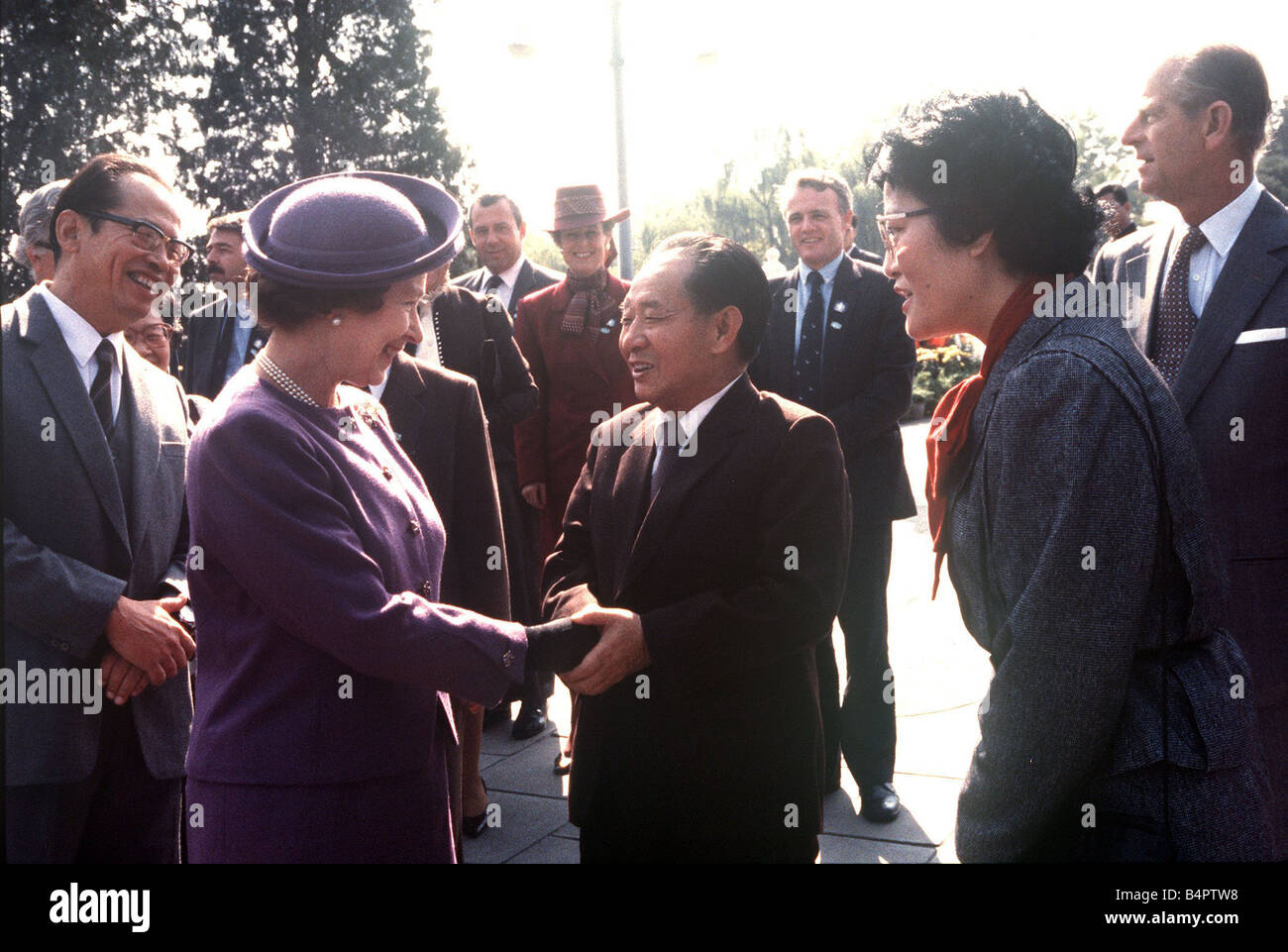 Queen Elizabeth II October 1986 Visit to China The Queen meets General ...