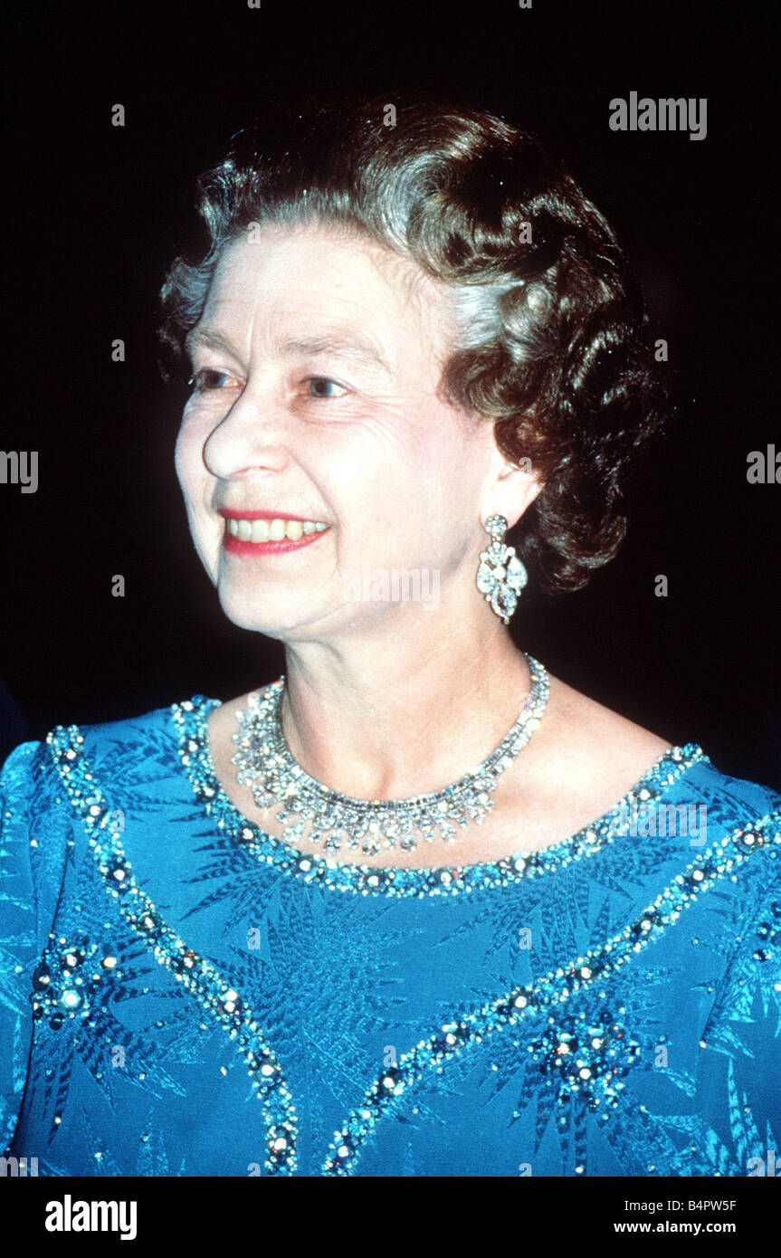 Queen elizabeth ii 1980s portrait hi-res stock photography and images ...