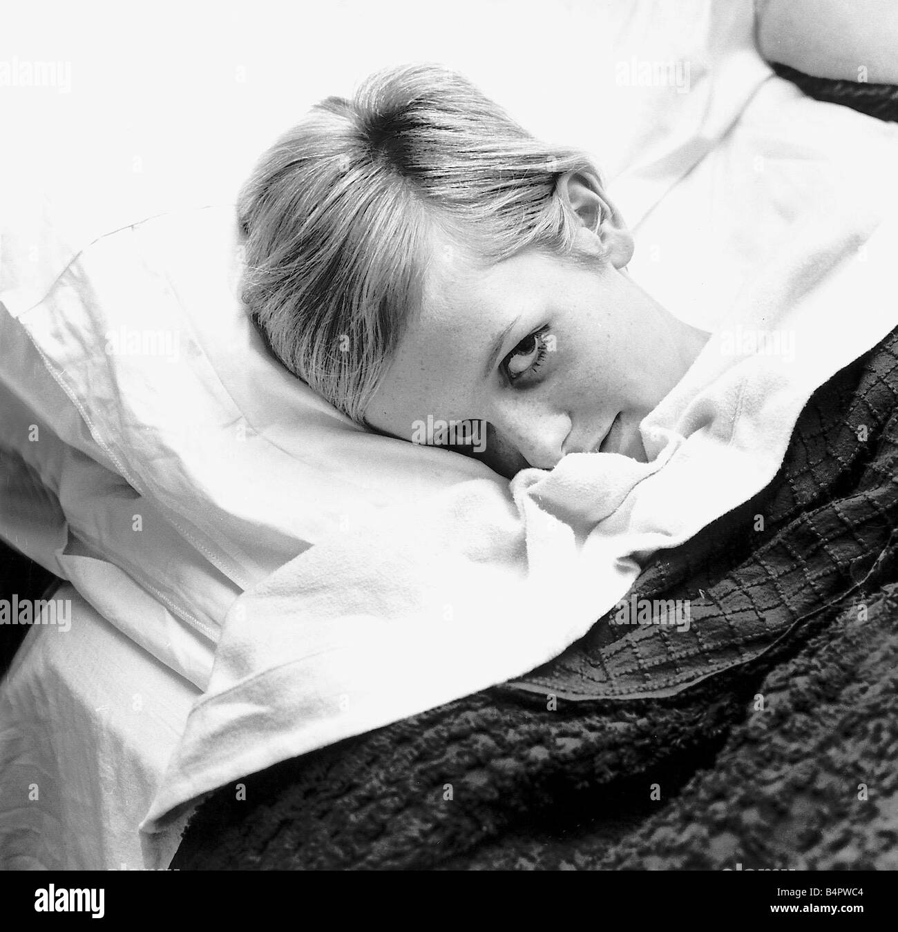 Twiggy model hi-res stock photography and images - Alamy