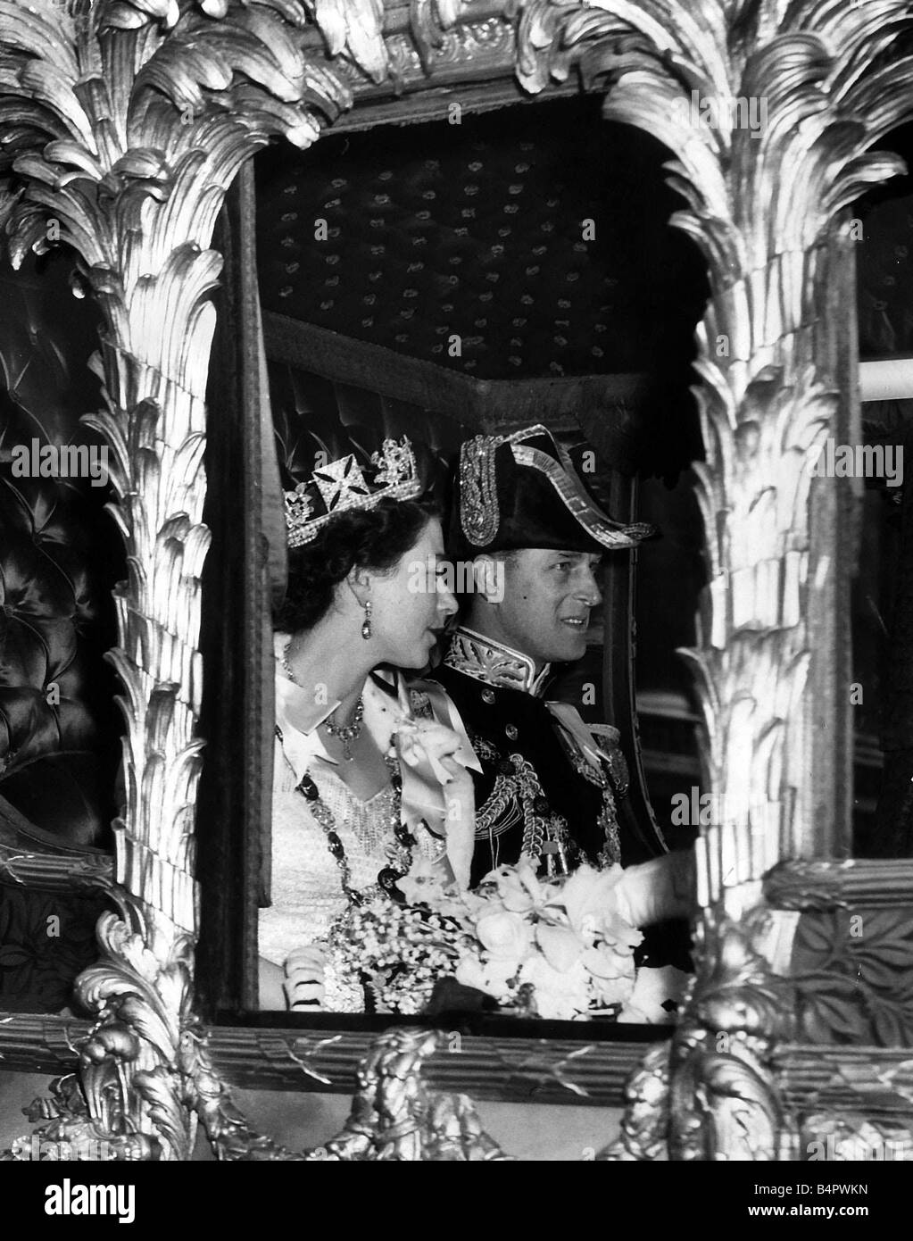 Queen elizabeth ii coronation carriage hi-res stock photography and ...