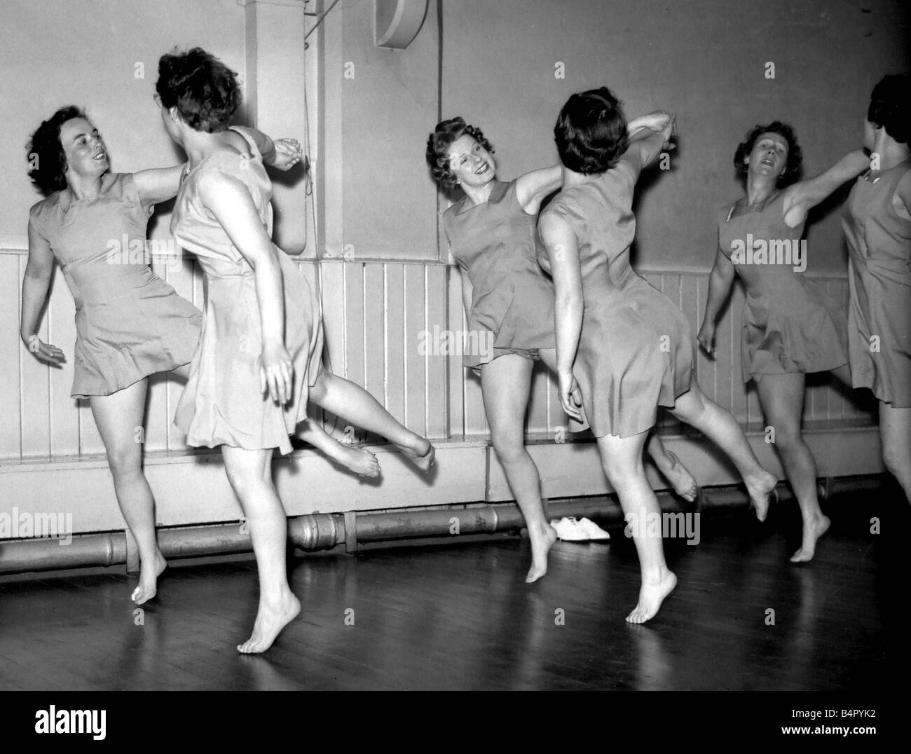 Keep fit 1950s hi-res stock photography and images - Alamy