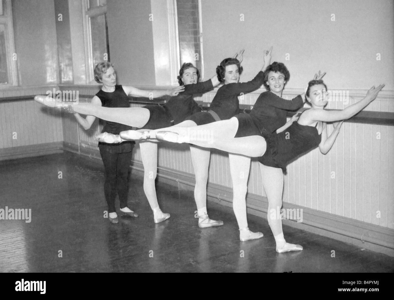 Women 1950s exercise hi-res stock photography and images - Alamy