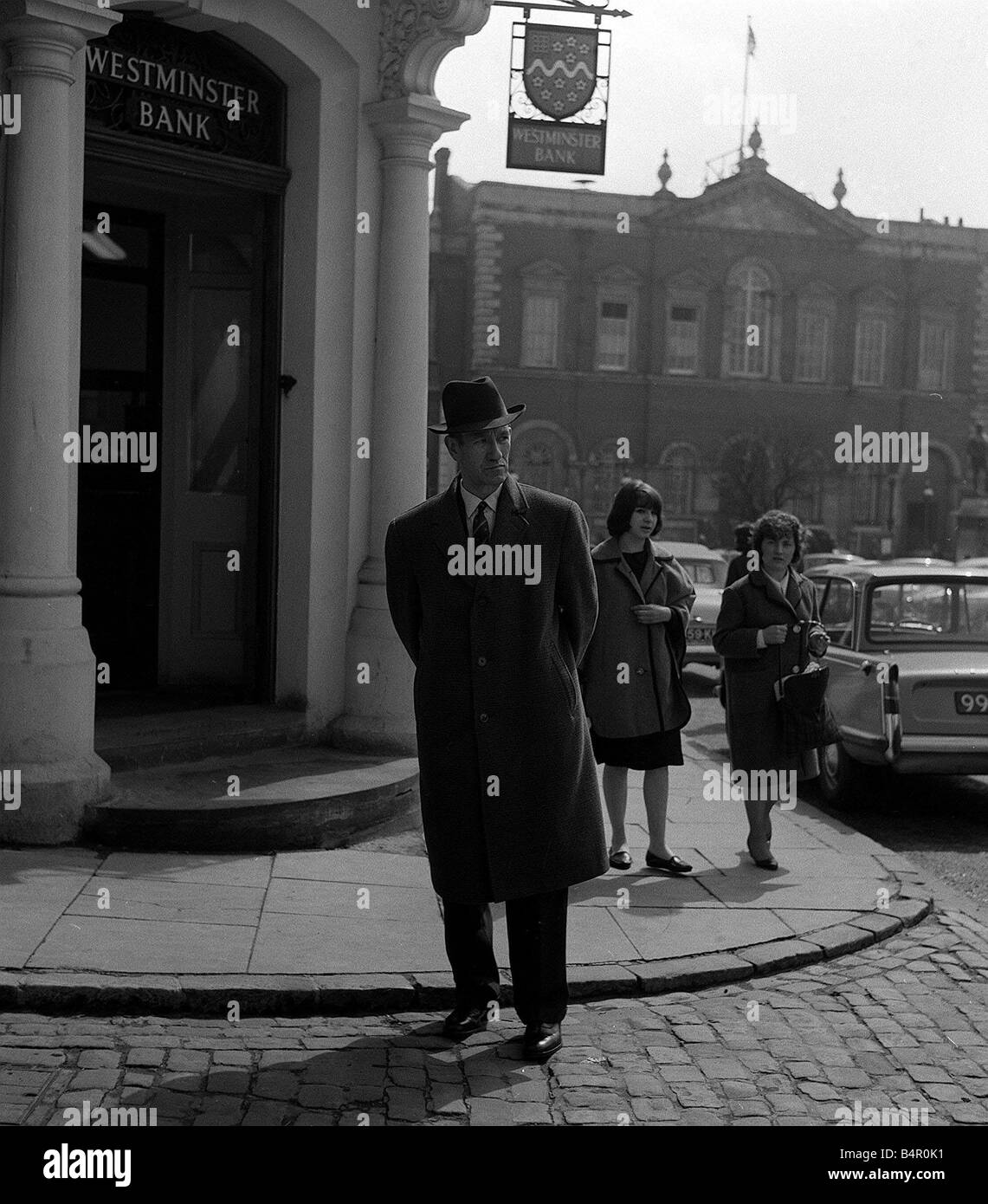 Jack Mills driver of the train in the Great Train Robbery case arrives ...