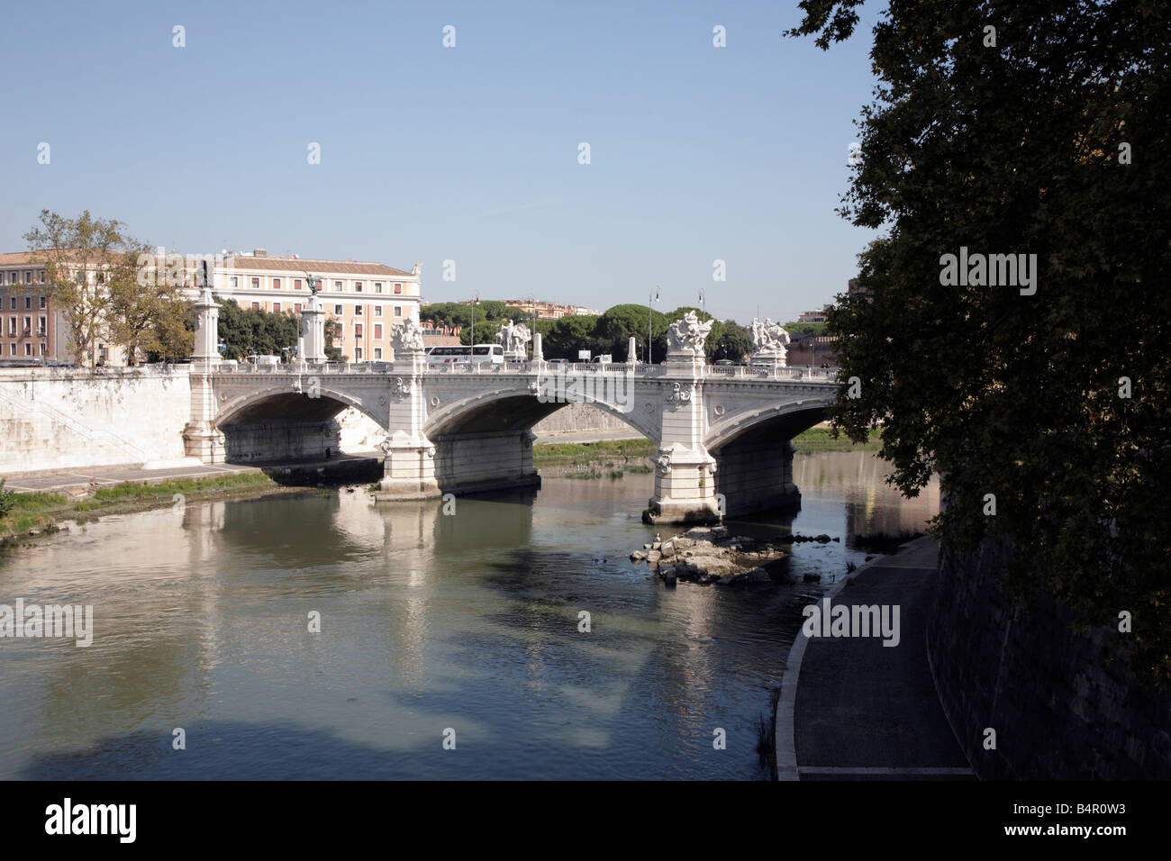 bridge over River Tiber Rome Italy Stock Photo - Alamy