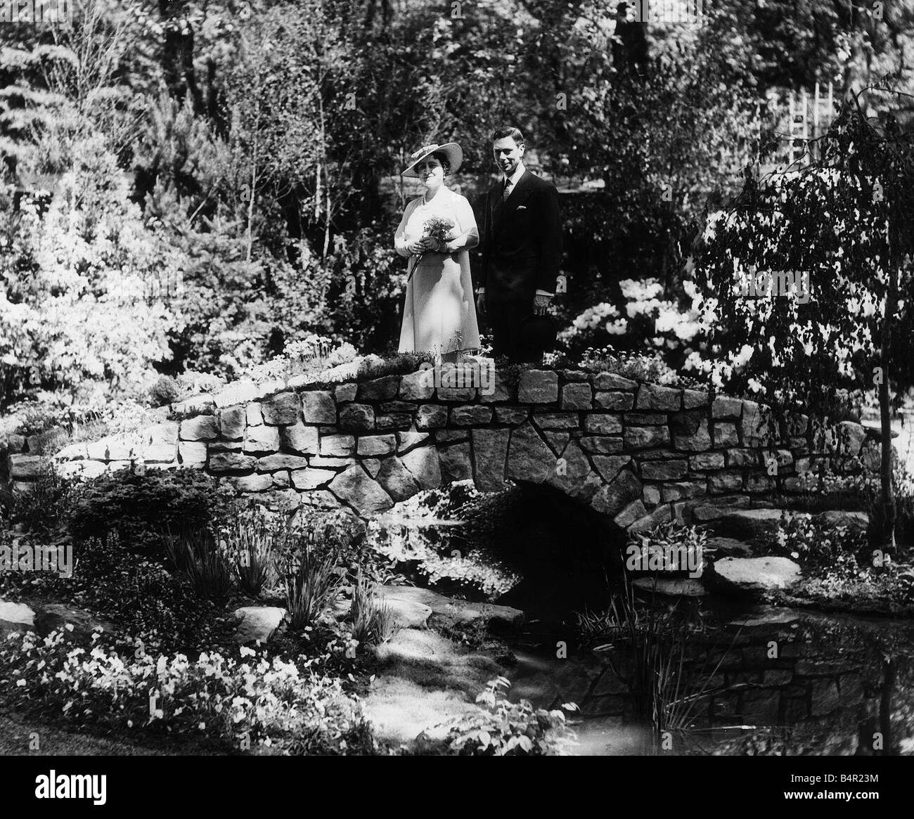King George VI and Queen Elizabeth Queen Mother at Chelsea Flower Show ...