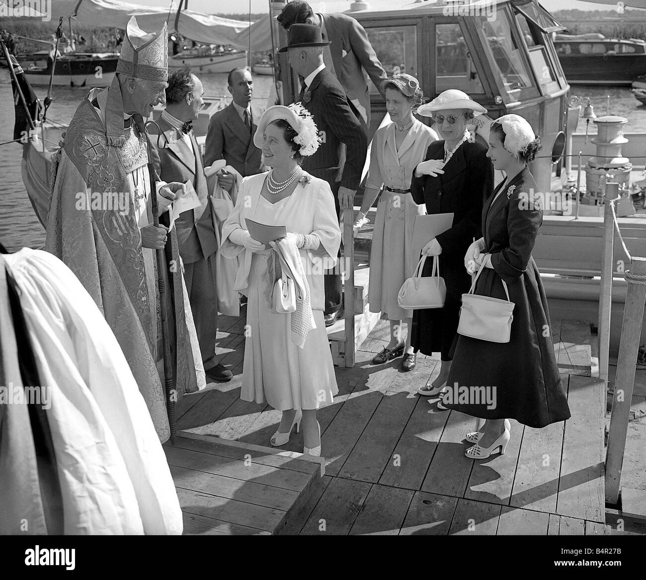 1950s church service hi-res stock photography and images - Alamy