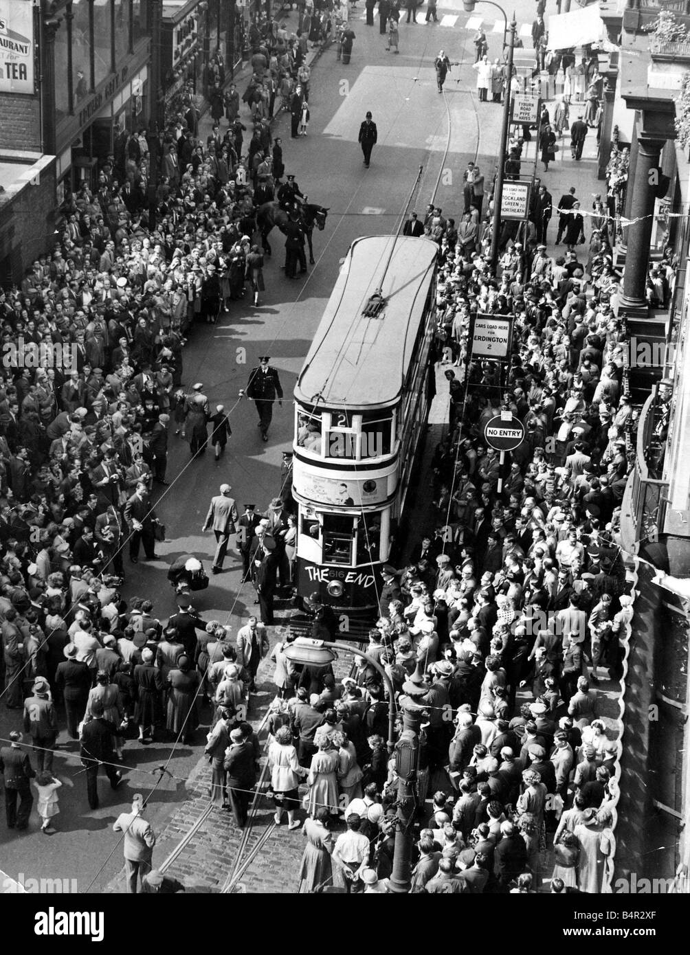 Birmingham city centre crowds Black and White Stock Photos & Images - Alamy