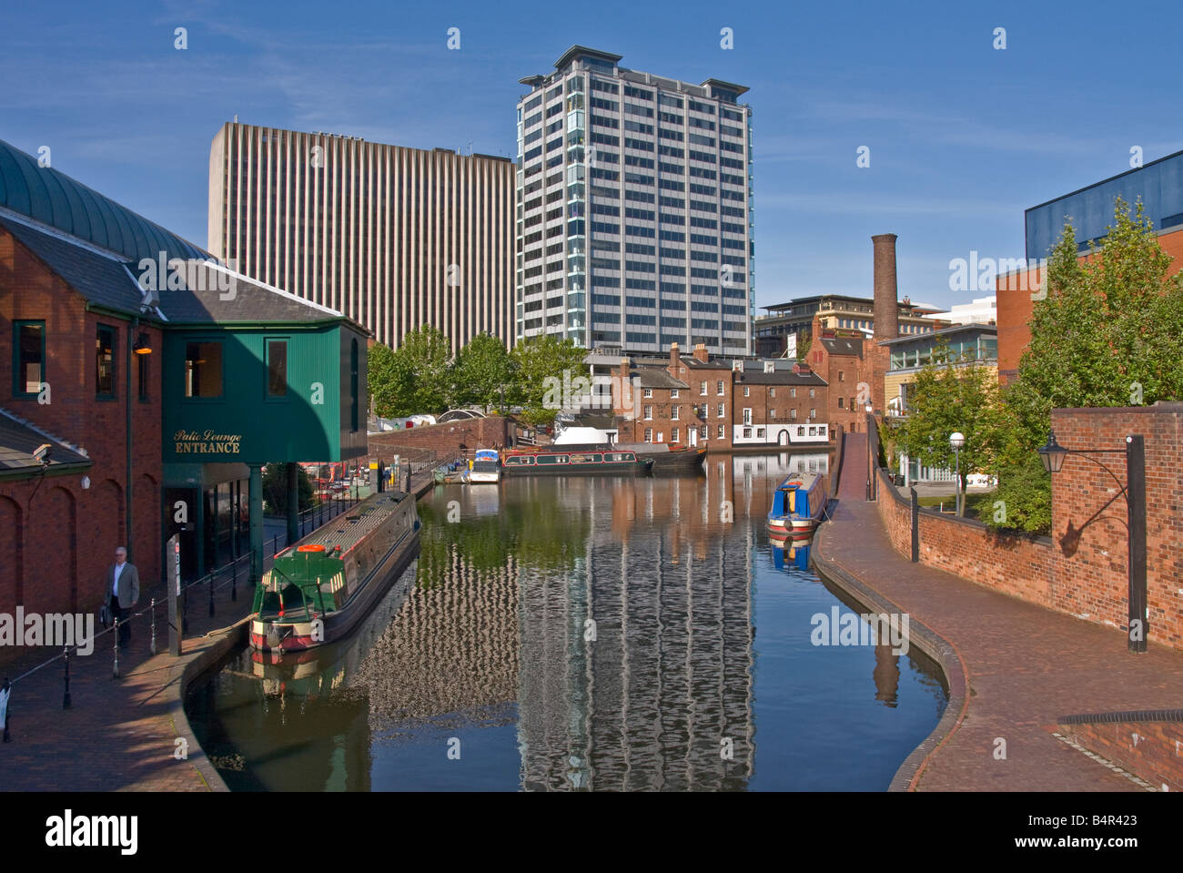 Canal basin in birmingham england hi-res stock photography and images ...