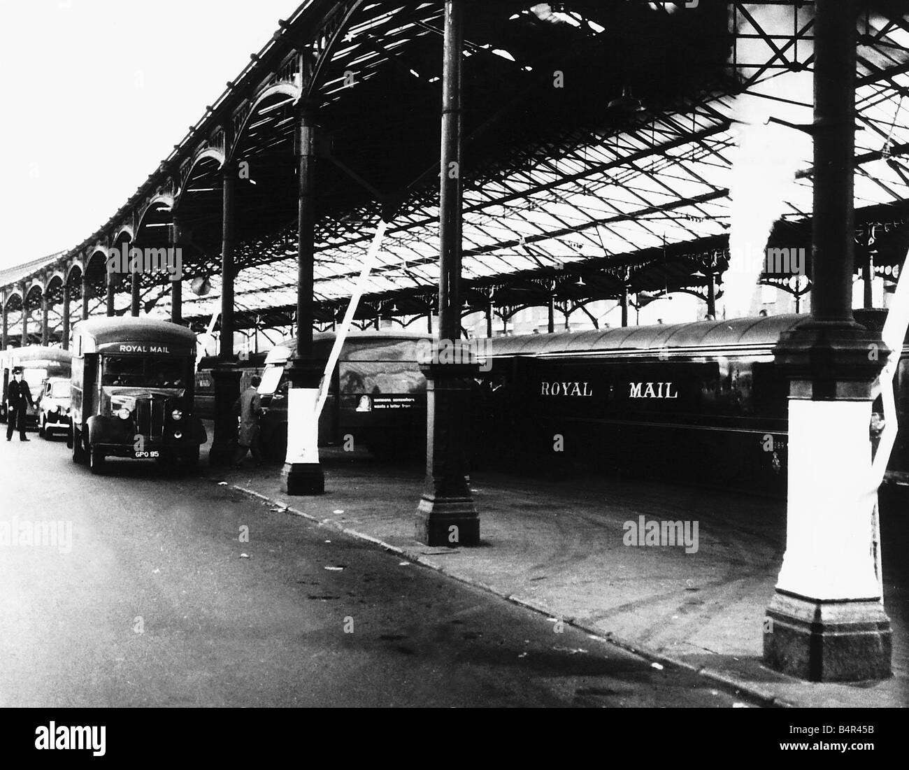 Gang crime glasgow Black and White Stock Photos & Images - Alamy